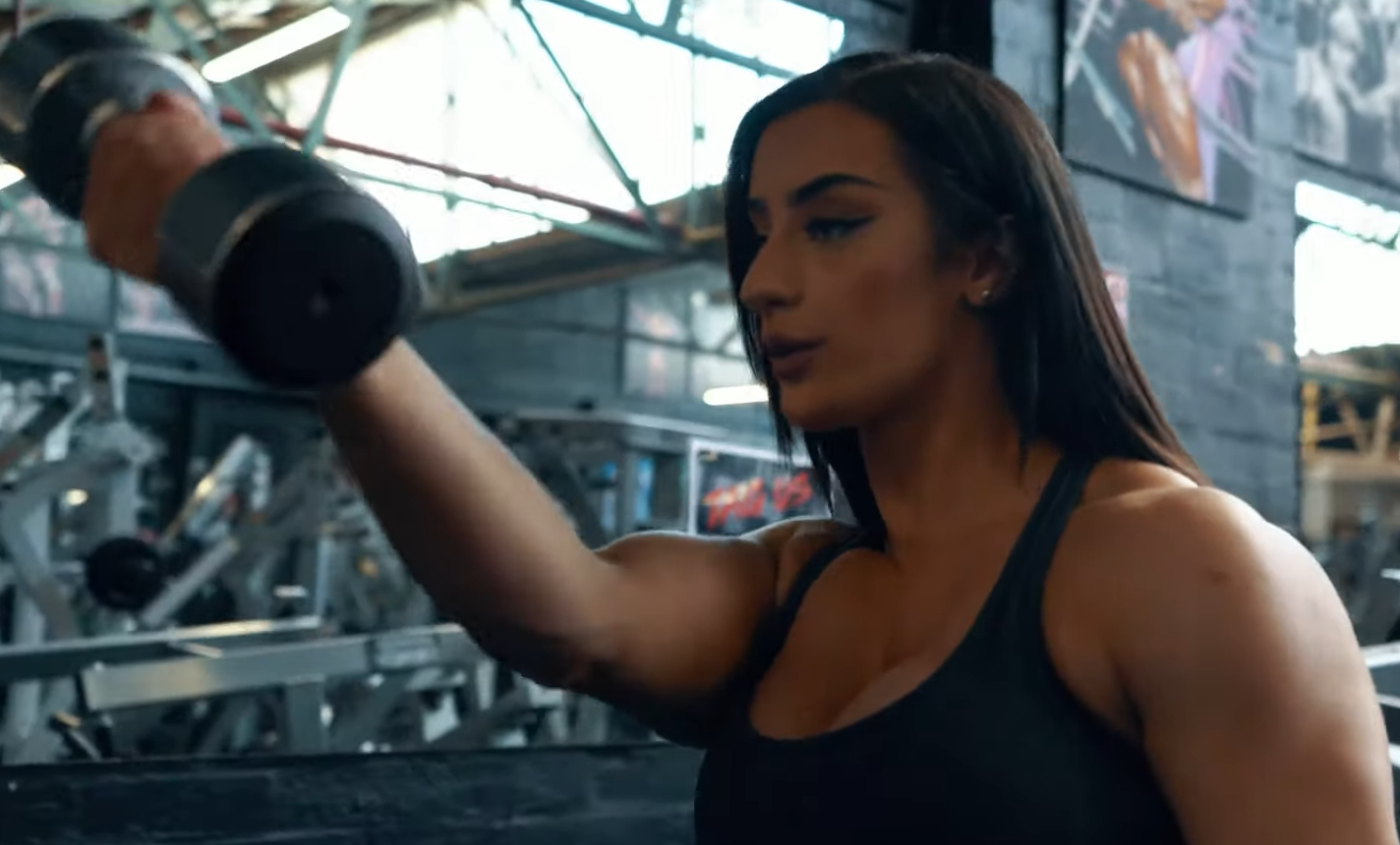 "Ich liebe meine Muskeln": Bodybuilderin Kiki Weiss wiegt 85 kg und ist ...