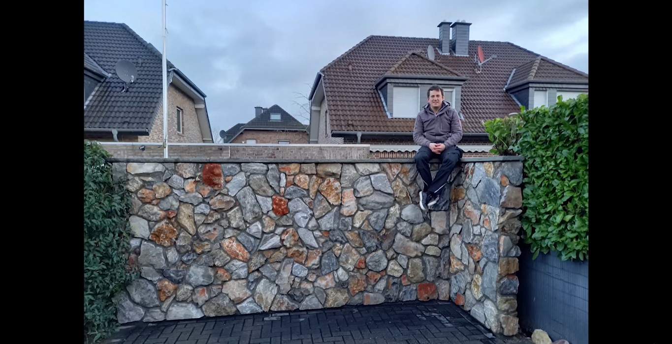 Mann baut 2 Meter hohe Mauer vor seinem Haus zur "Sicherheit": Jetzt ...