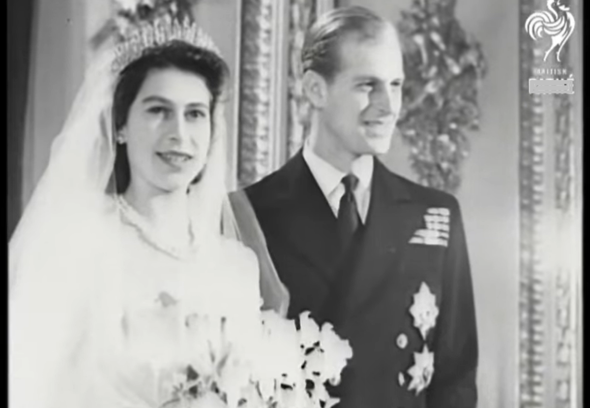 Verdeckt: der geheimnisvolle Gast, den Elisabeth II. an ihrem Hochzeitstag vor der ganzen Welt ...