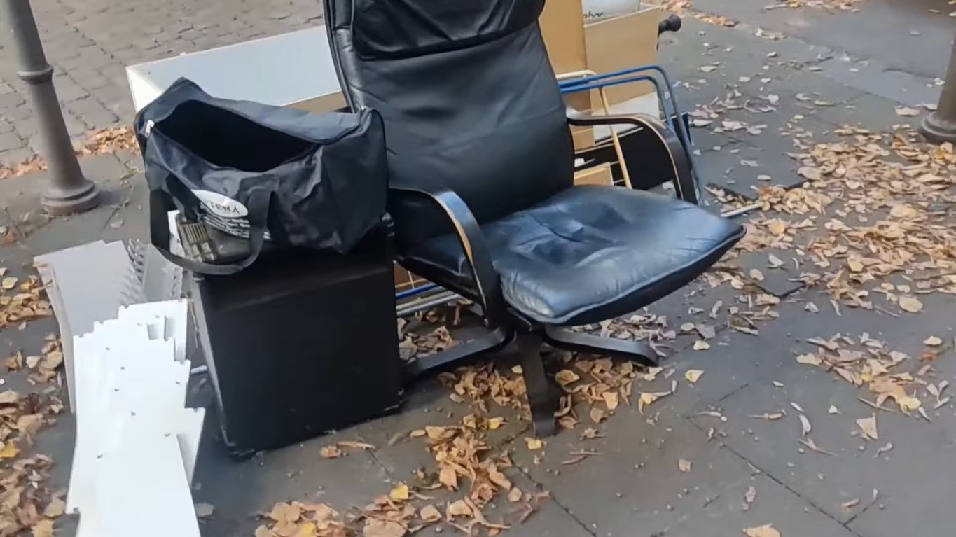 "Ich habe einen Stuhl mitgenommen, den meine Nachbarn weggeworfen haben ...